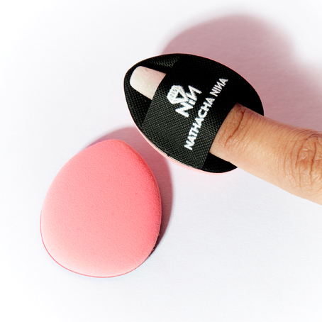 FINGER PUFF – Isabel Moralli