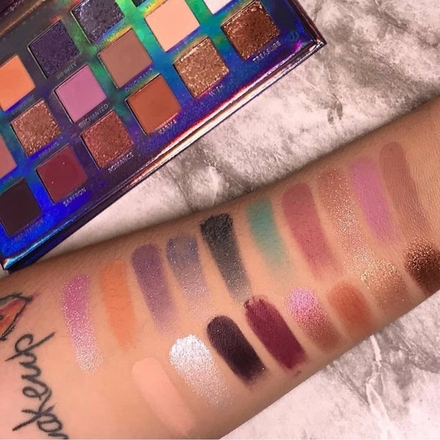 Paleta de sombras COSMO SOUND de Ruby Rose – Isabel Moralli